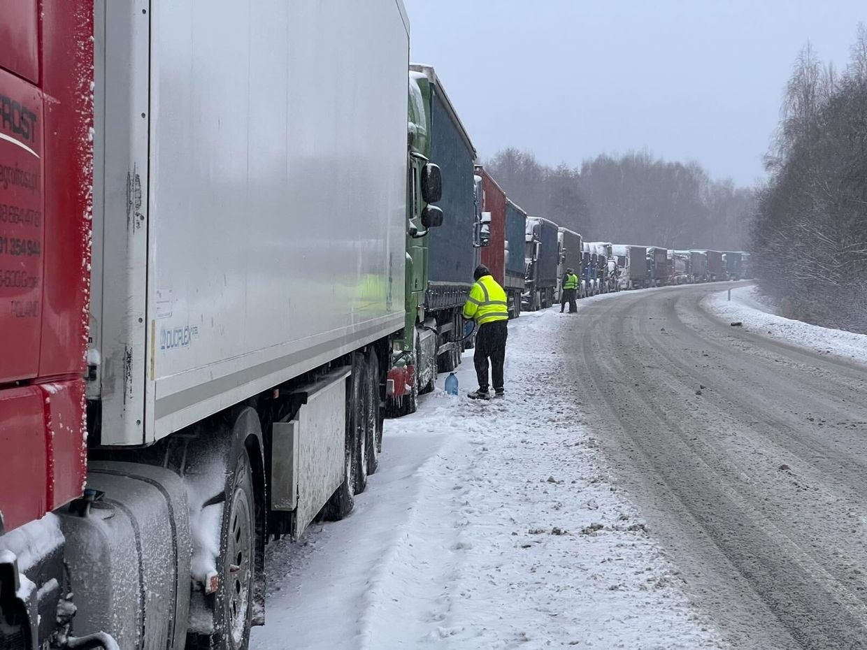 Anger and disappointment in endless lines of Ukrainian trucks at Polish ...