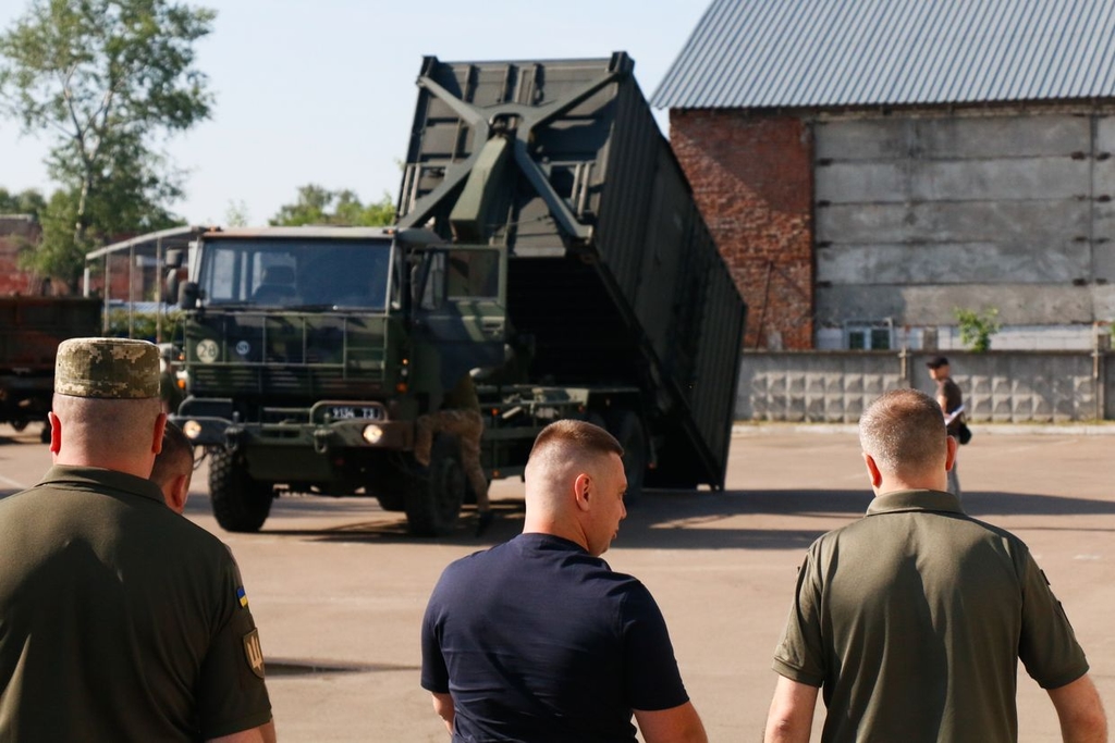 These mobile repair shops save Ukrainian soldiers precious time