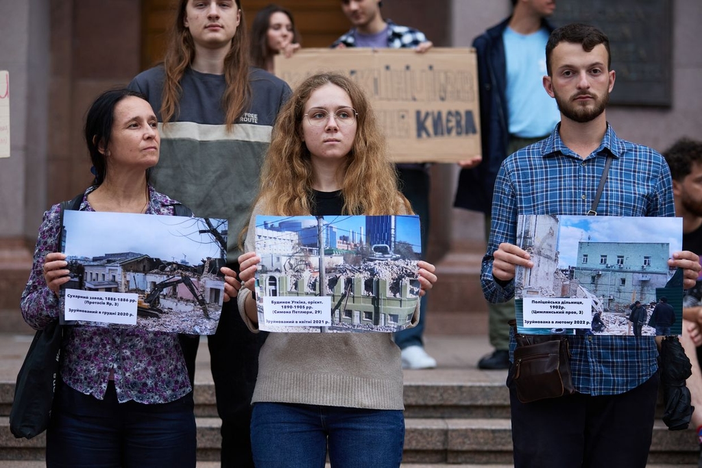 Kyiv developers bulldoze monuments as Russian missiles destroy Ukraine ...