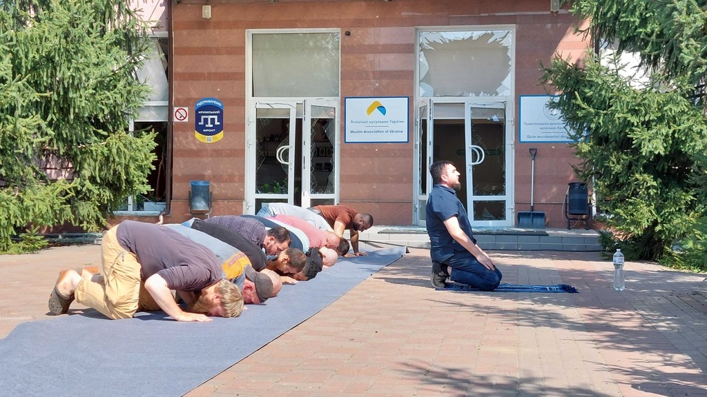 Ukraine's Muslims defiant after Russian attack damages mosque — ‘We ...