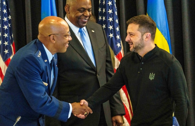 The origins and meaning of the tryzub, the Ukrainian coat of arms