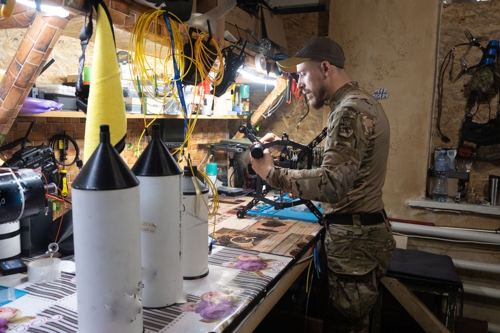 As Russia’s fiber optic drones flood the battlefield, Ukraine is racing ...