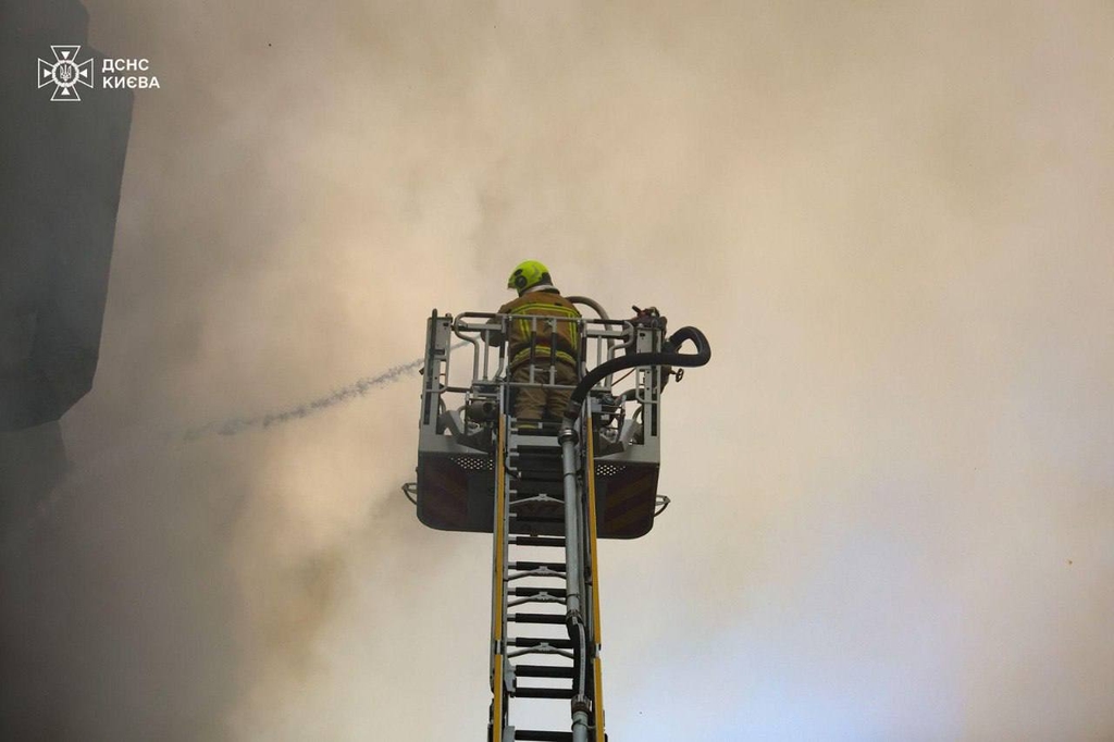 2 killed, 28 injured as Kyiv slammed with drones, ballistic missiles in ...