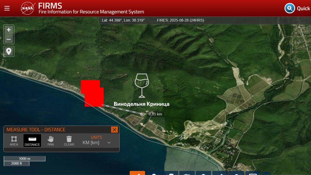Ukrainian drone сauses fire near Vladimir Putin's Black Sea palace and ...