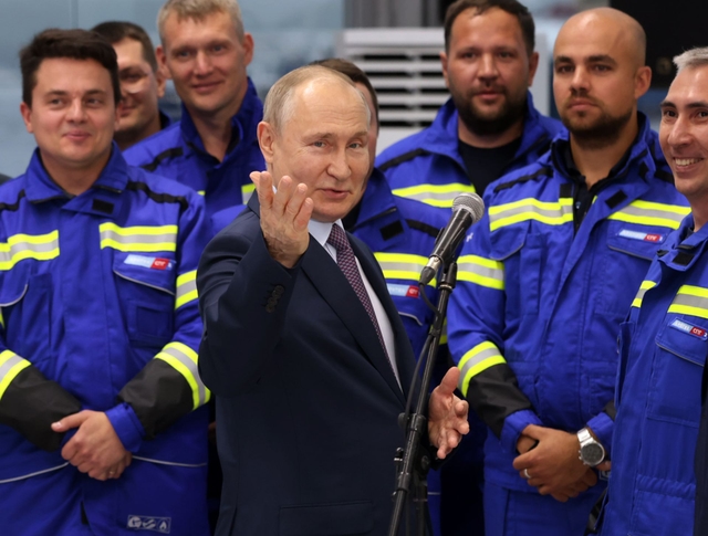 Ukrainian drones strike Russia's largest Rosneft refinery in Ryazan, hit oil processing unit ...