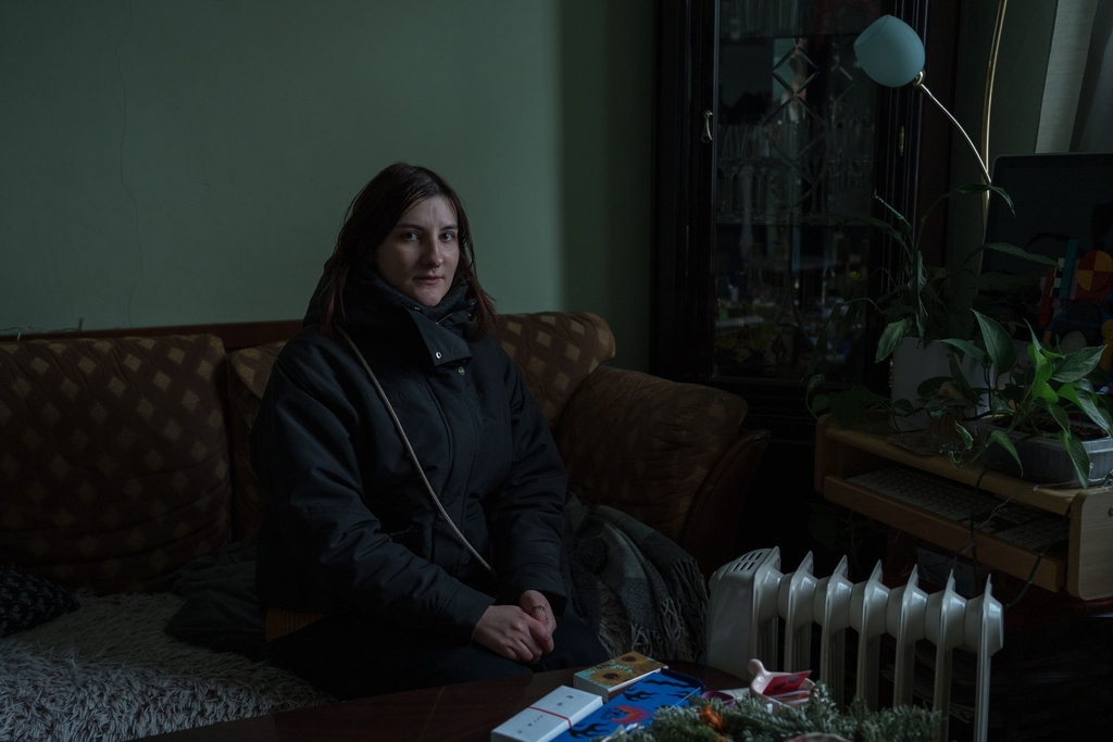 As Russia tries to freeze Ukrainians to submission, families try ...