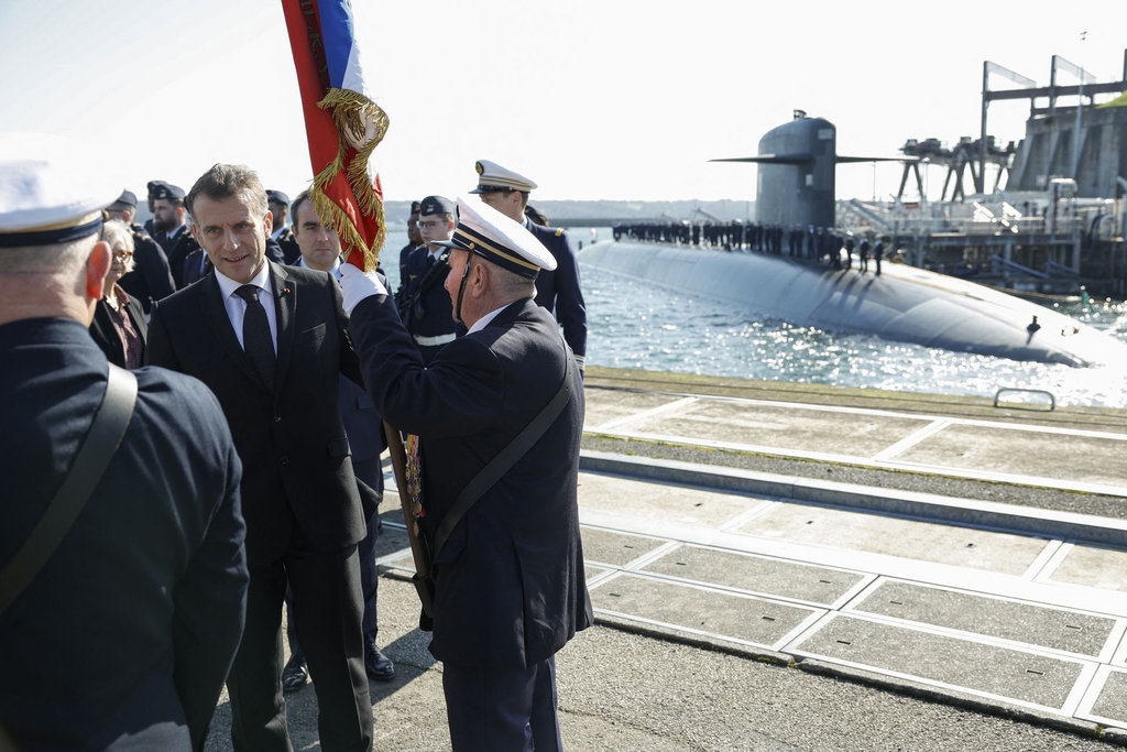 French nuclear weapons revamp upsets Russia's calculus