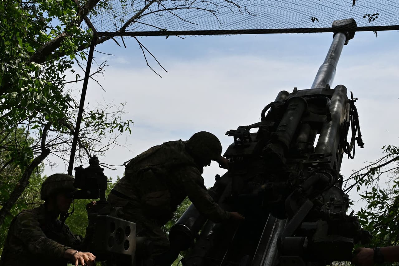 US greenlights $200 million Ukraine arms sales for M777 howitzer ...