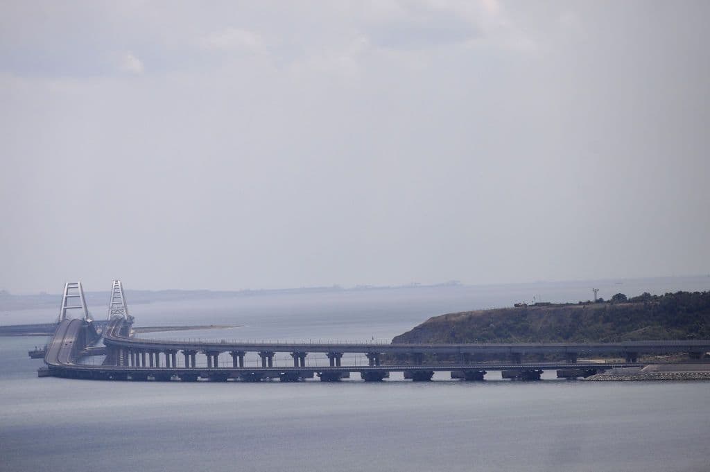 Ukraine war latest: Ukraine strikes both sides of Crimean Bridge ...