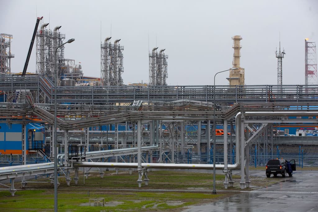 China's Russian LNG imports hit record, making Moscow second-largest ...