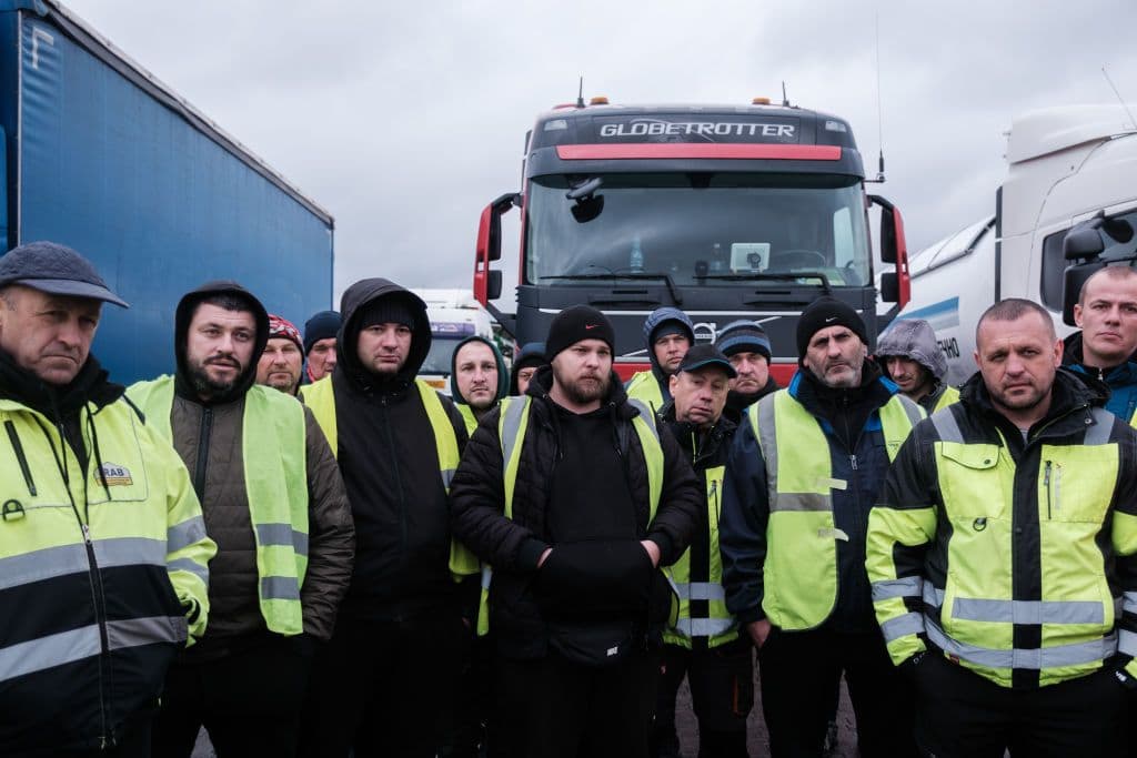 Anger and disappointment in endless lines of Ukrainian trucks at Polish ...