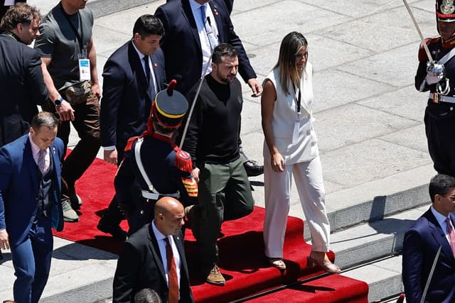Zelensky attends Milei's inauguration, meets with Latin American ...