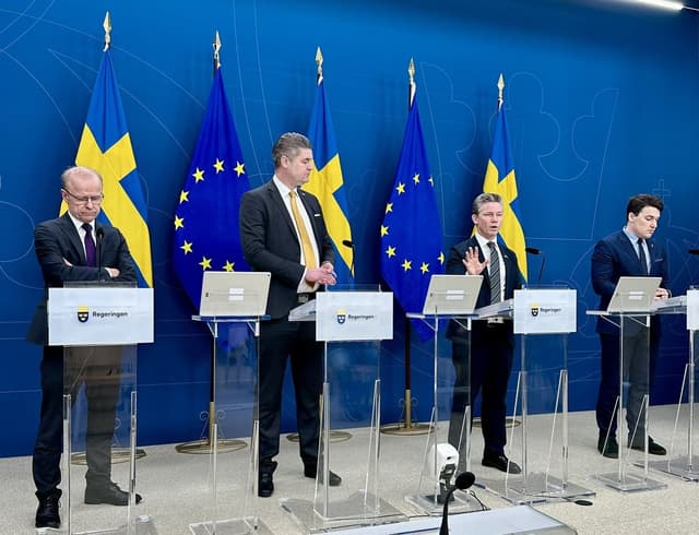 Sweden unveils its largest defense aid package for Ukraine worth $682 ...