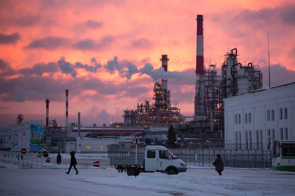 Russian court reportedly orders Yandex to block access to oil refinery ...