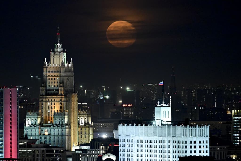 'Alarms went off everywhere' — Explosions reported in Moscow, Russia ...