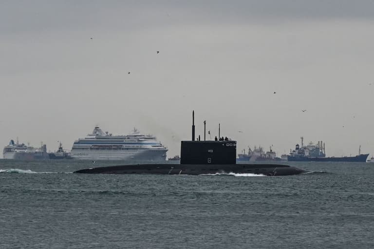 Ukraine says it sunk Russian submarine, damaged S-400 missile system in ...