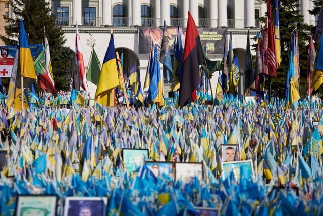 Ukraine war latest: The Economist estimates 60,000-100,000 Ukrainian ...