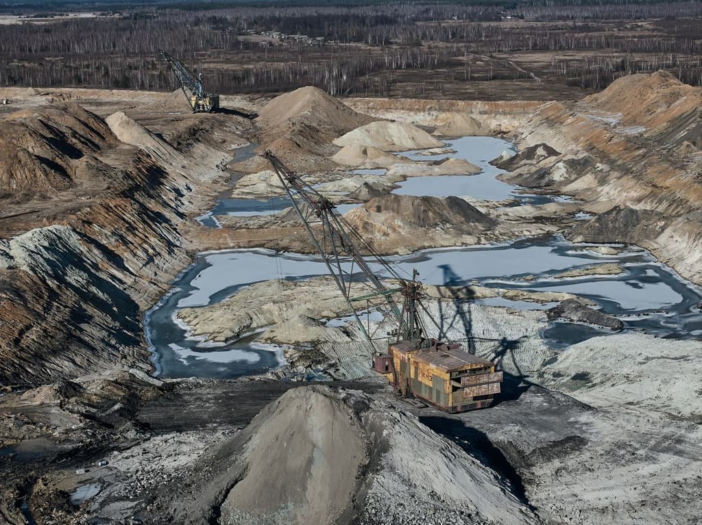 Ukraine officially awards lithium deposit to Trump-linked investors ...