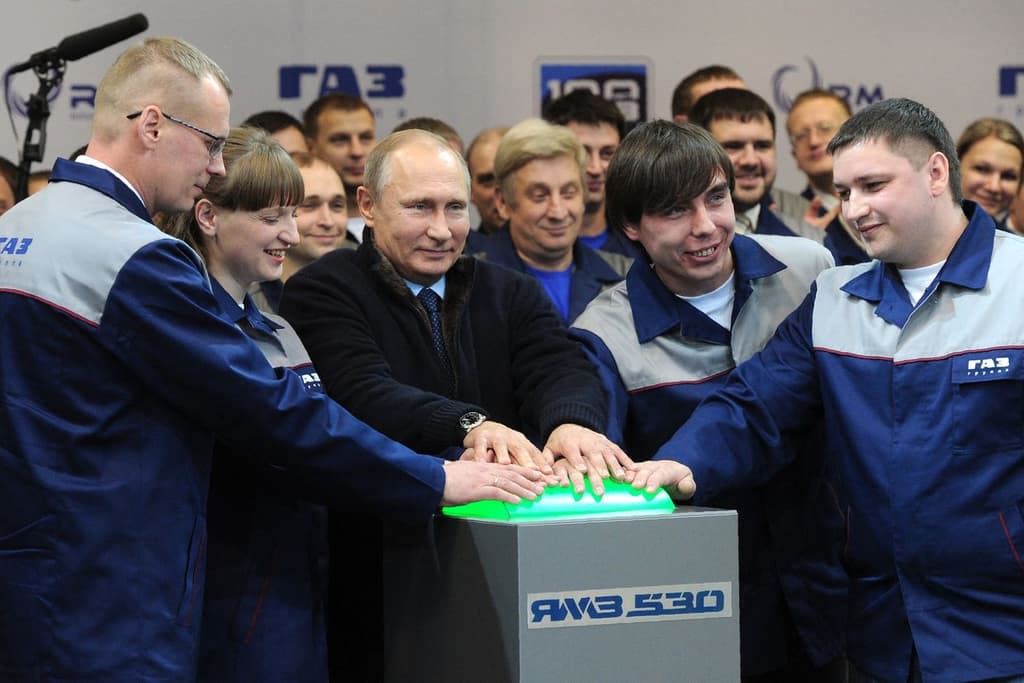 In second fire at Russian engine plant in 2 days, fire engulfs US ...