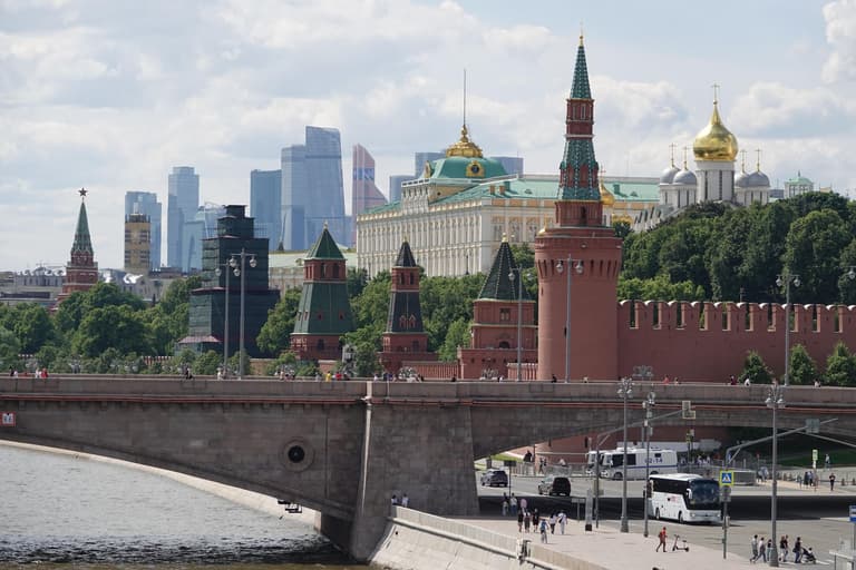 Moscow shuts down all 4 airports during Ukrainian drone attack, Russian ...