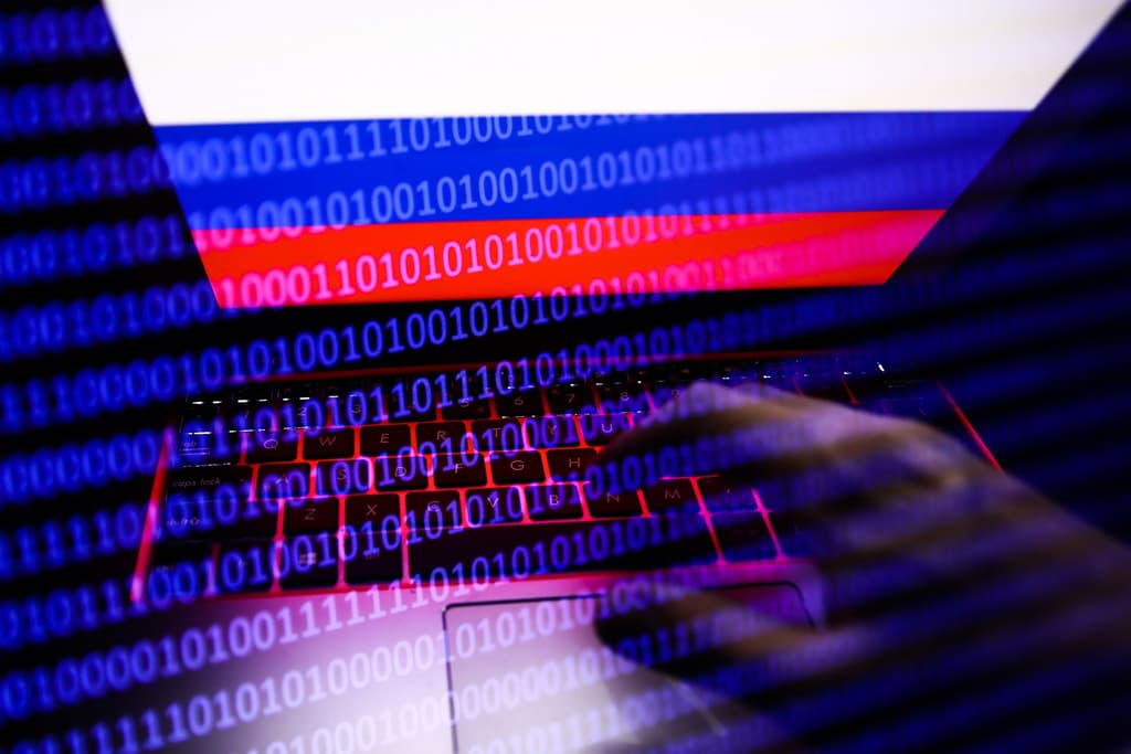 Russian hackers target Signal, WhatsApp in global cyber campaign