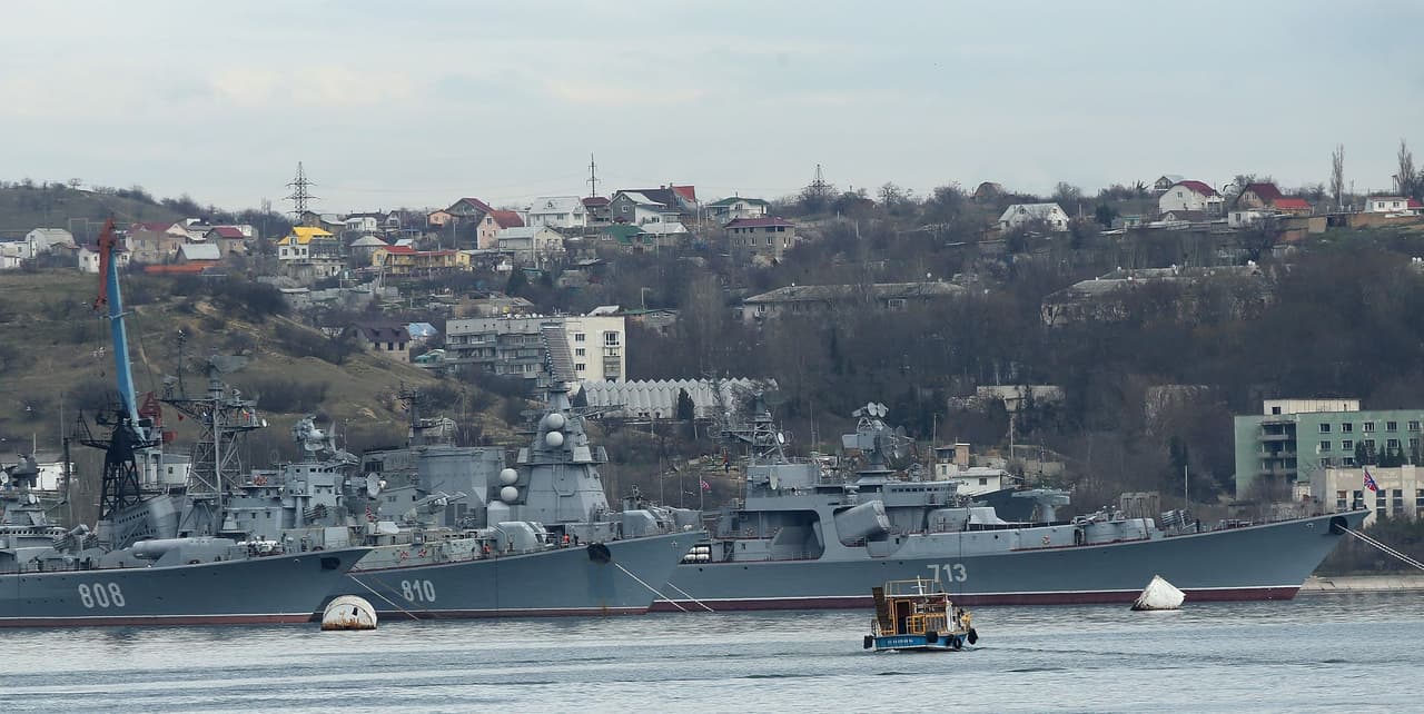 Chinese vessel docks in Russian-occupied Crimea despite sanctions, FT ...