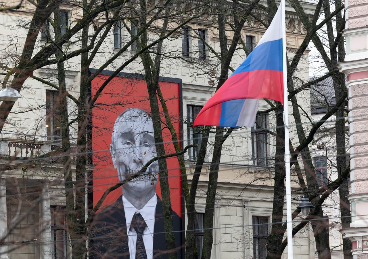 Latvia orders over 800 Russian citizens to leave by mid-October