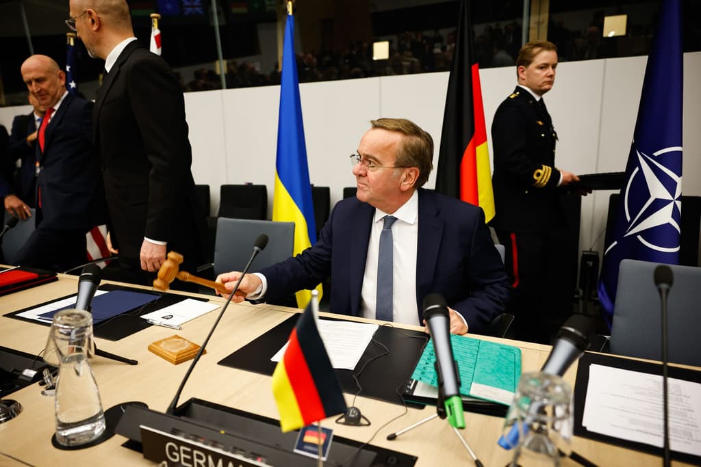 Germany pledges over $2.3 billion in new military aid for Ukraine ...