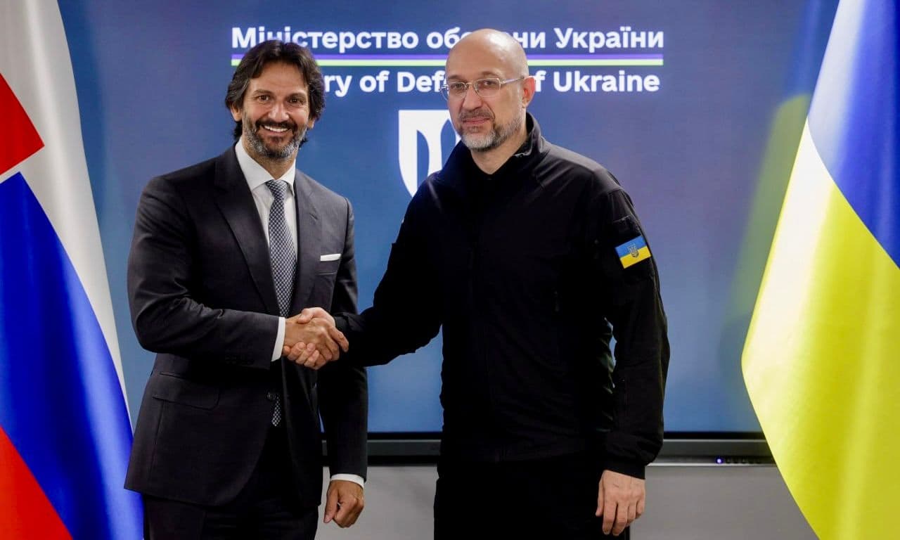 Slovakia sends first non-lethal defense aid package to Ukraine since ...