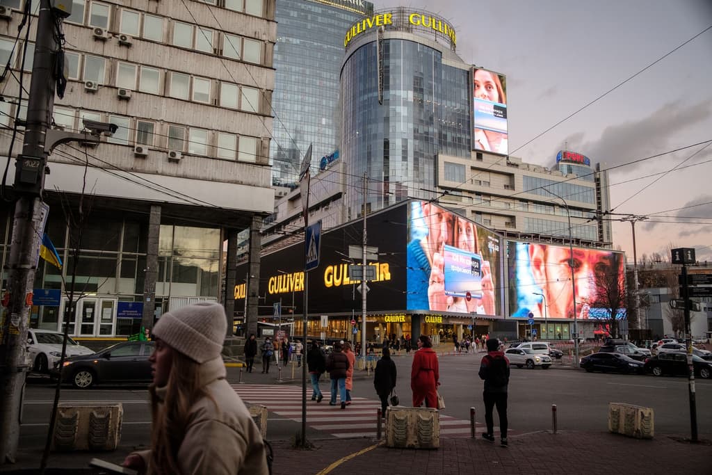Popular Kyiv mall to reopen amid legal tug of war