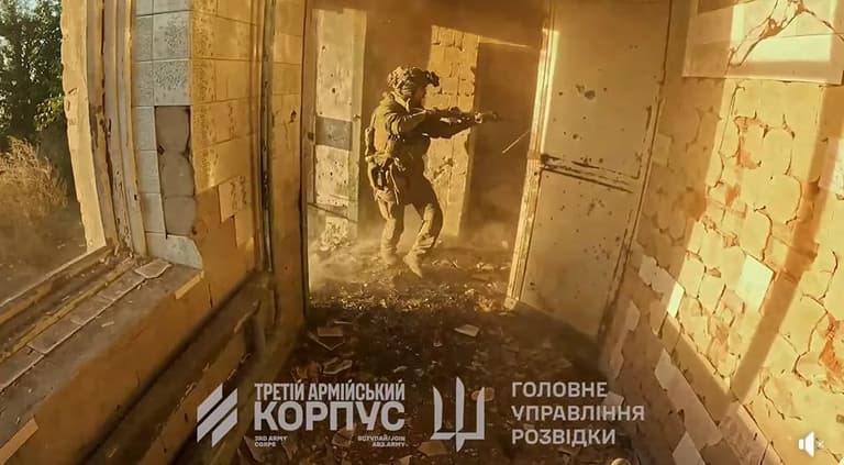 Ukrainian forces counterattack near Lyman, claim Russian regiment destroyed