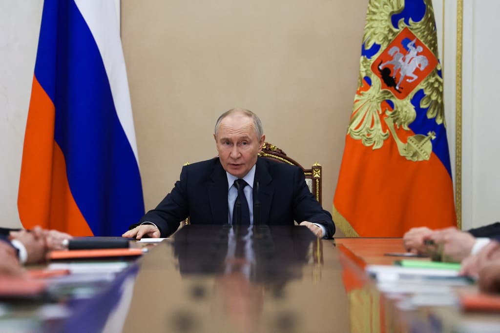 Putin threatens to cut Russian gas to Europe unless EU reverses ban ...