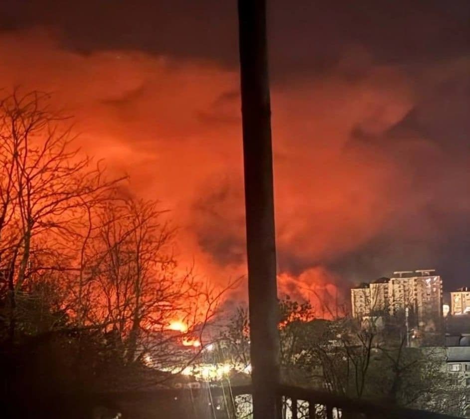 Ukrainian drone strikes turn major Russian oil refinery into 'volcano ...